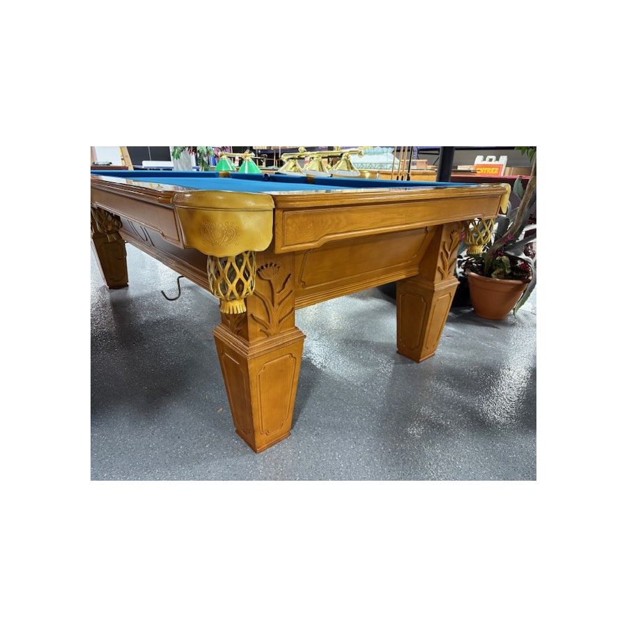 Table de billard usagée 8 pieds fini Chene Moyen avec détails reliefs ...